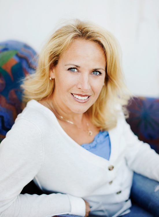 Amazon.com: Alison Kartevold: books, biography, latest update