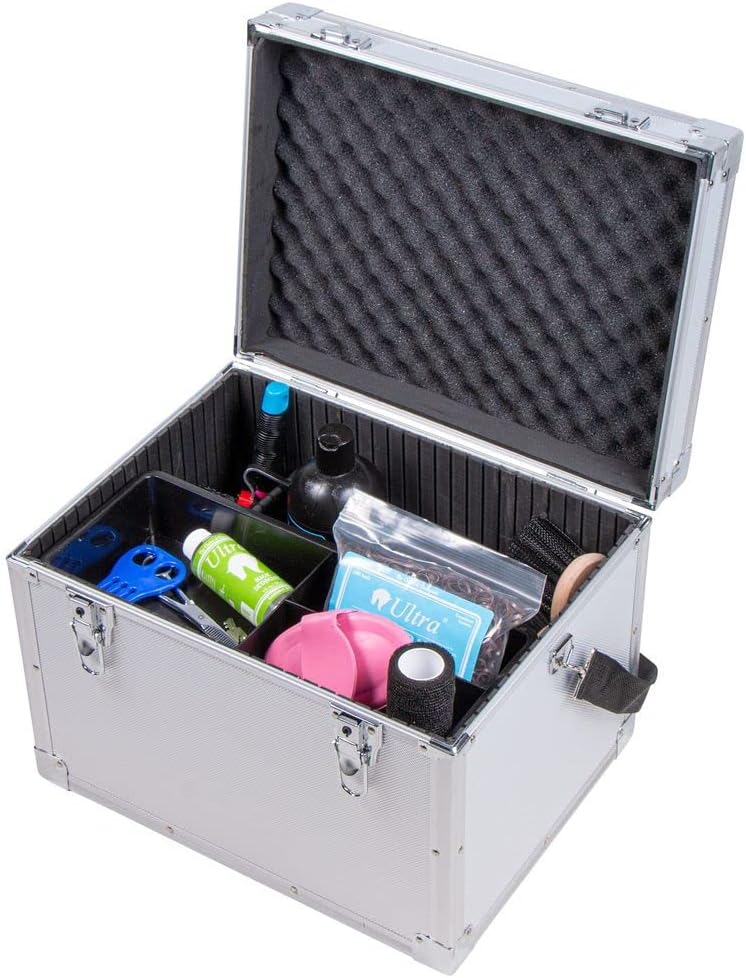 Amazon.com: Dura-Tech Locking Aluminum Grooming Box | Essential Horse ...