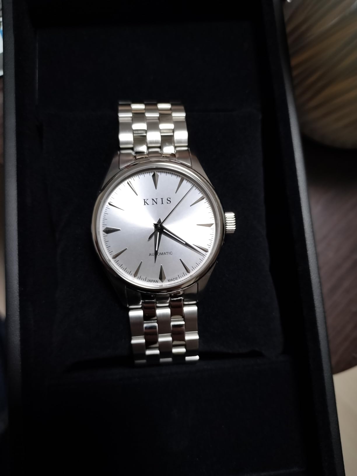 Amazon.co.jp: KNIS ニス 日本製 自動巻き 腕時計 メンズ サファイアガラス ステンレスベルト 10気圧防水 機械式 ホワイトシルバー KN001-WH : ファッション