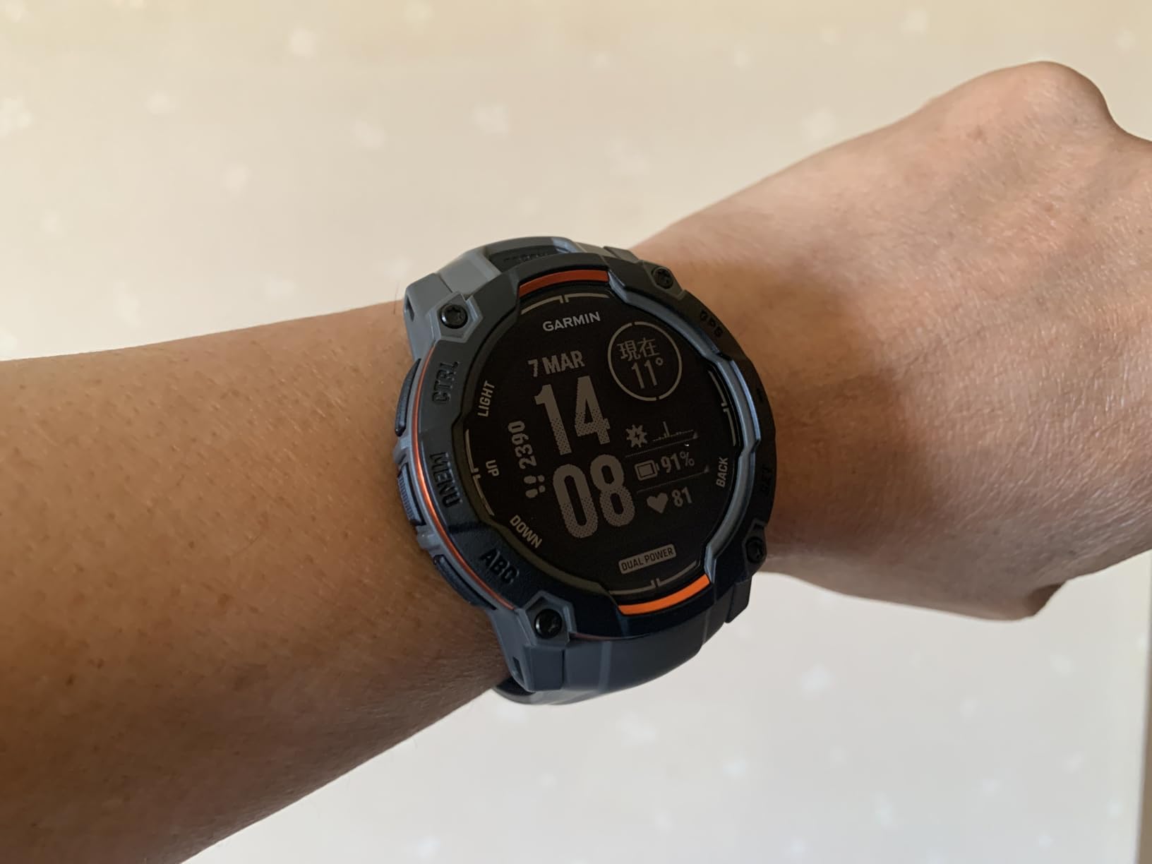 Amazon | ガーミン(GARMIN) Instinct 3 Dual Power 45mm/50mm 2サイズ展開 ソーラー充電対応の ...