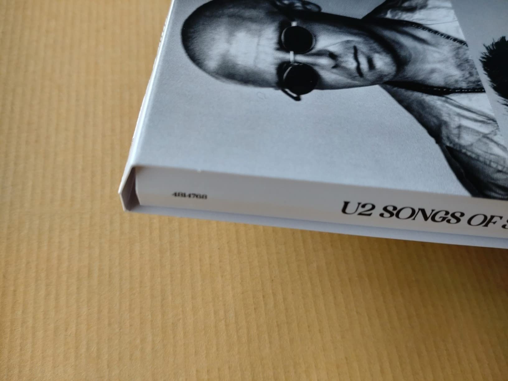 Amazon.co.jp: U2 : 【Amazon.co.jp限定】ソングス・オブ・サレンダー (スーパー・デラックス・コレクターズ・エディション)(完全生産限定盤)(SHM-CD)(4枚組 ...