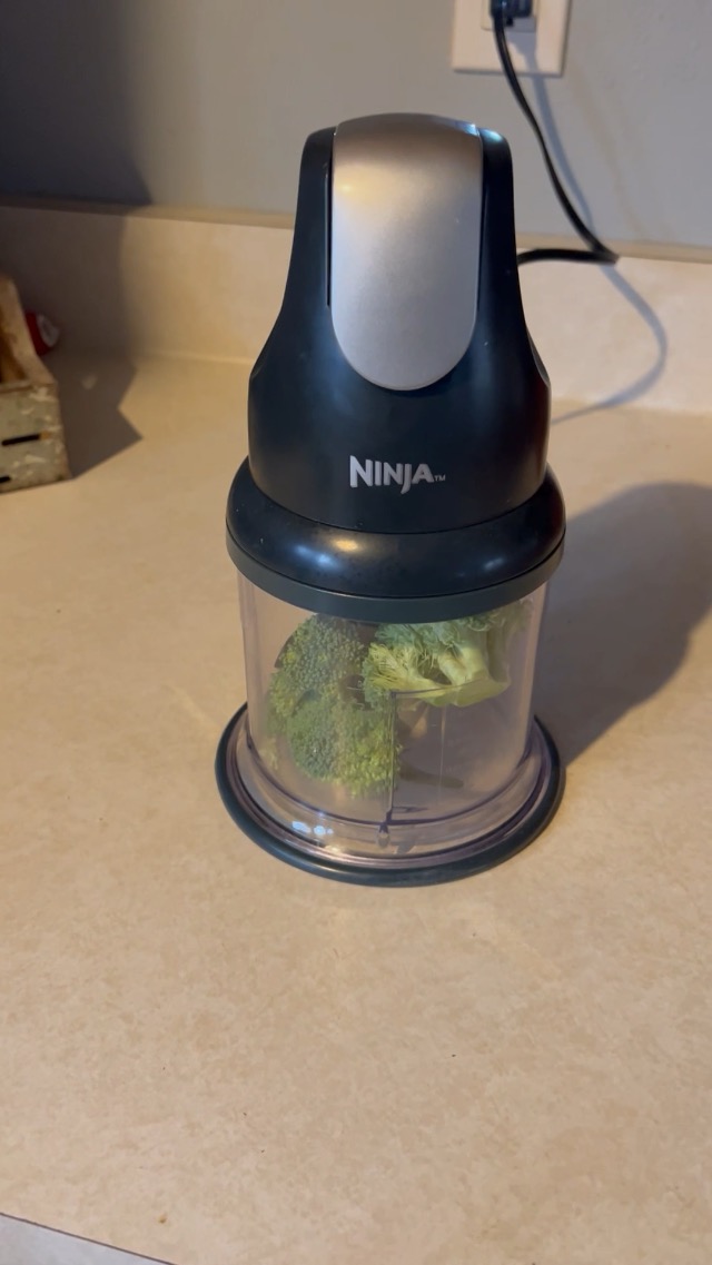 Watch Honest Review of the Ninja Food Chopper Express Chop with 200 ...