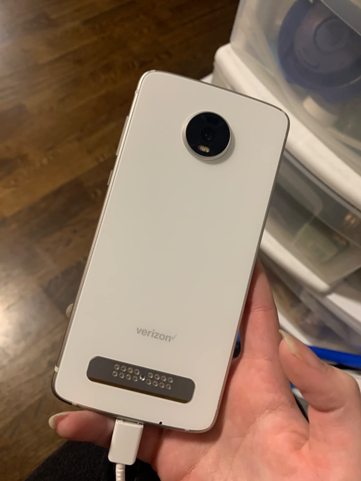 Amazon.com: Motorola Moto Z4 - for Verizon - 128 GB - Frost White ...