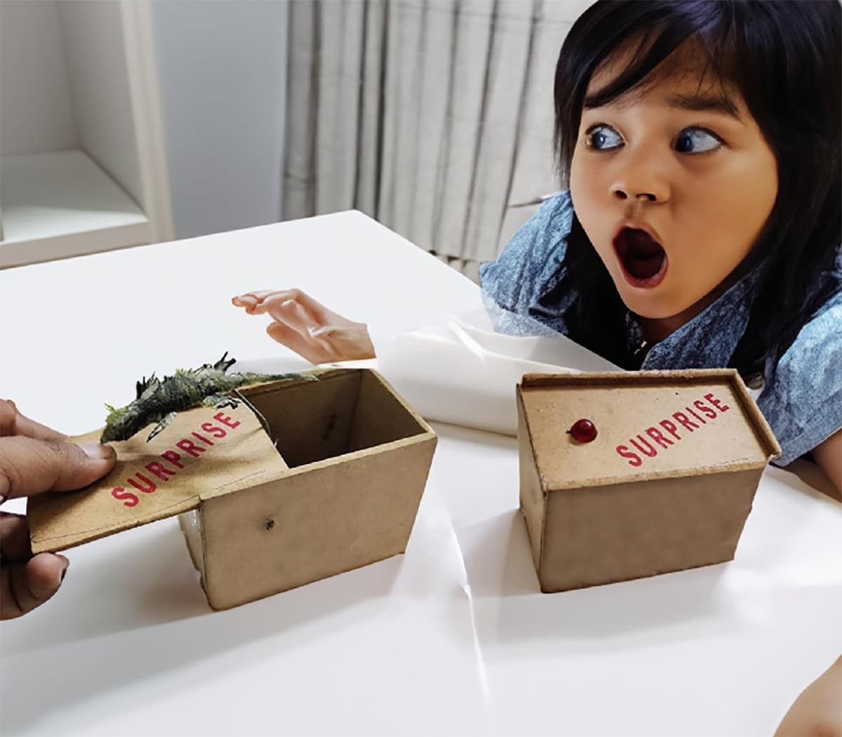Buy BITONA® 1 piece Lizard Wooden Surprise Box Prank Toy Wooden Box ...