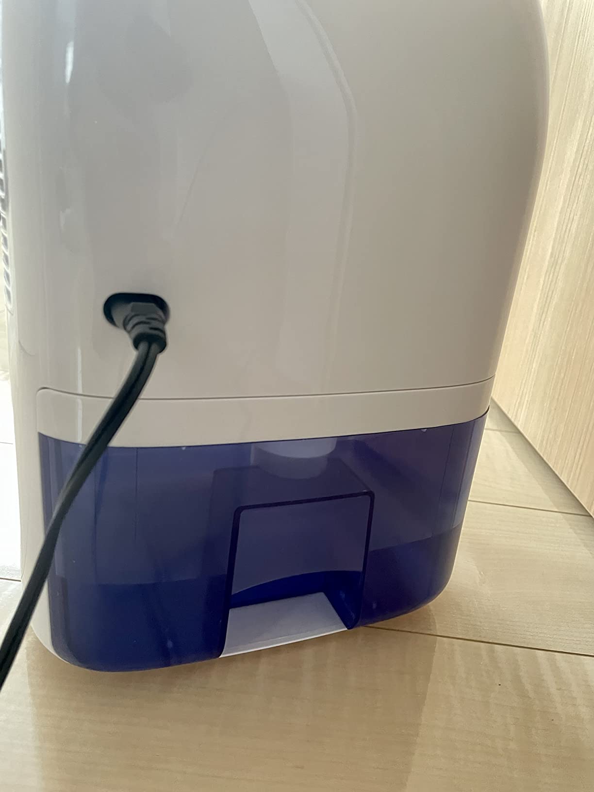 Amazon | 【2000ml＆強力除湿＆PSE認証済】除湿機 大容量 コンパクト 静音作業 湿気&梅雨対策 結露防止 カビ防止 部屋干し 省エネ 自動停止機能搭載 脱衣所/押入れ/トイレ ...