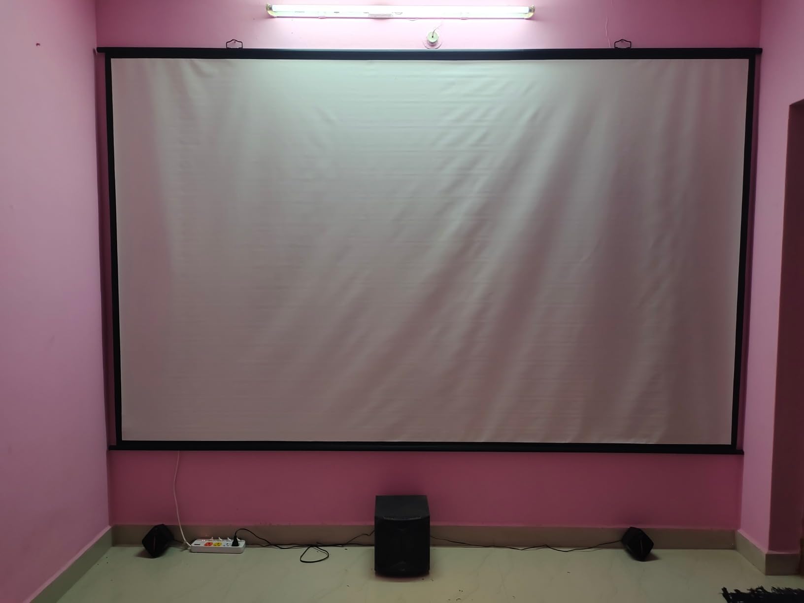 Inlight Map Type Projector Screen, 10 Feet (Width) x 8 Feet (Height ...
