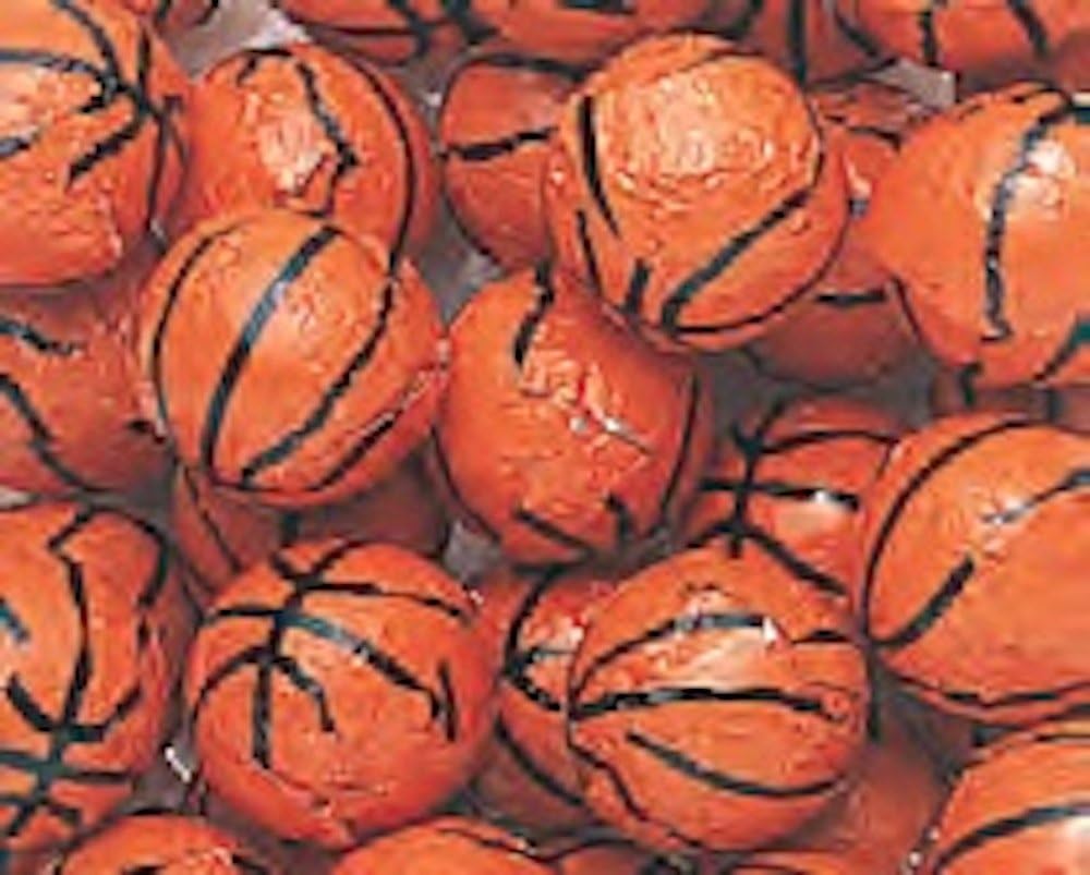 Amazon.com: Foiled Milk Chocolate Basketballs 1LB Bag : Grocery ...