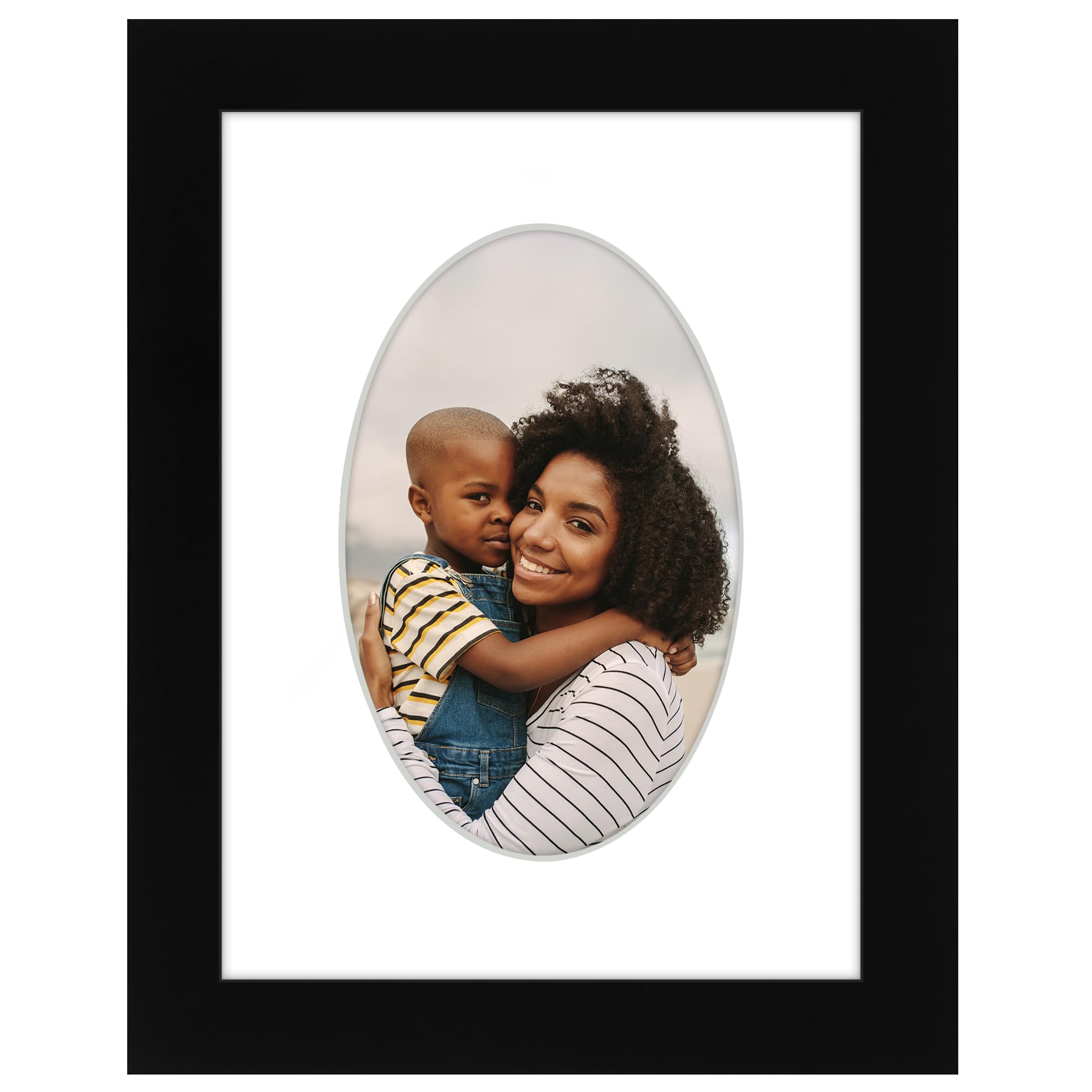 Amazon.com - Americanflat 4x6 Picture Frame with Oval Mat Insert and ...