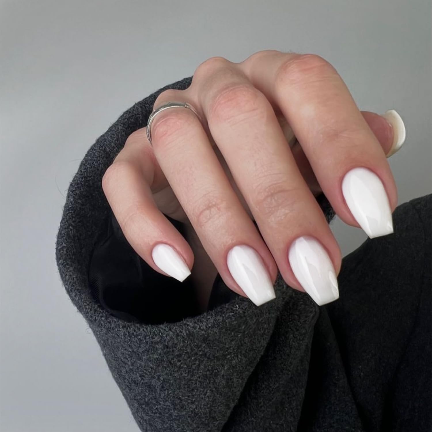 Amazon.com: VOTACOS Press on Nails Short Round Fake Nails Pink False ...