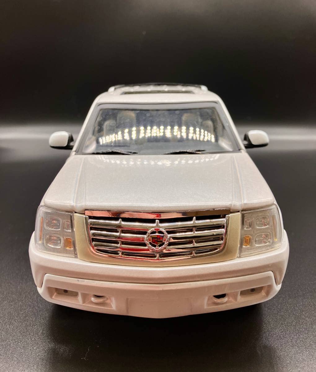 2003 Cadillac Escalade Pearl White