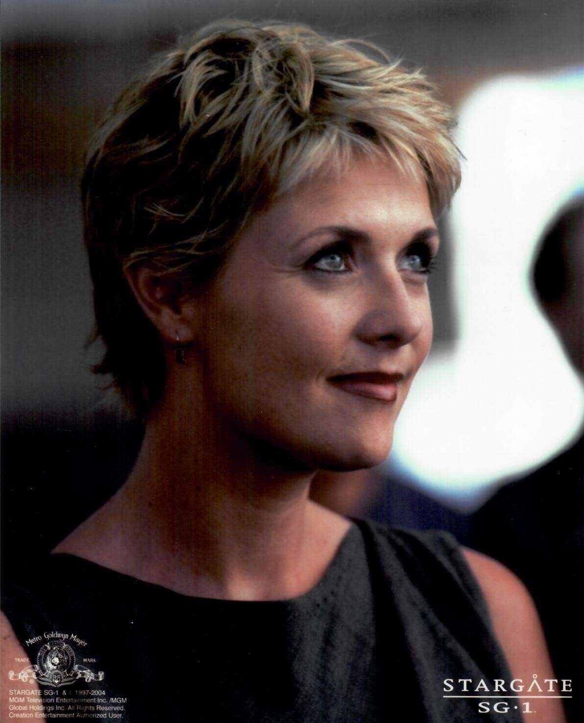 Stargate SG-1 Amanda Tapping as Samantha Carter Beautiful Smile Looking ...