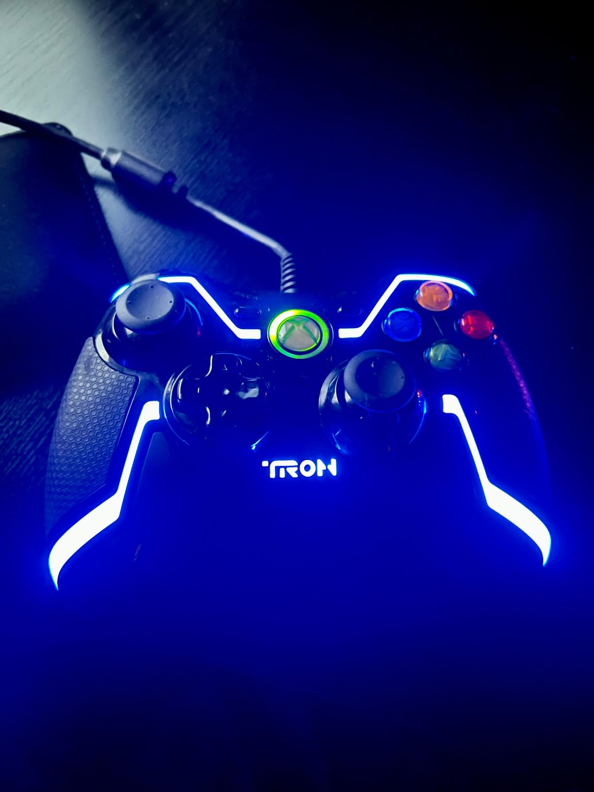 Amazon.com: TRON Wired Controller for Xbox 360 Collector's Edition ...