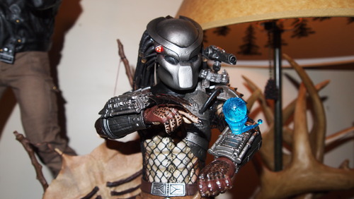 Amazon.com: Hot Toys Predators Movie Masterpiece Classic Predator ...