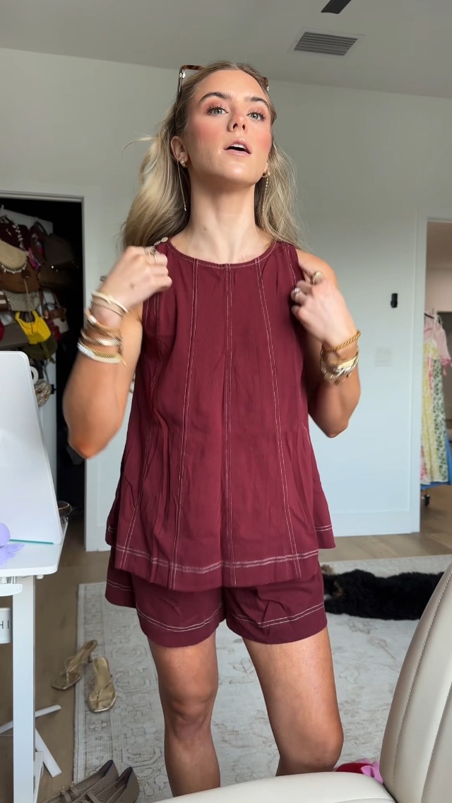Watch the latest from Sloane Vosen on Amazon Live