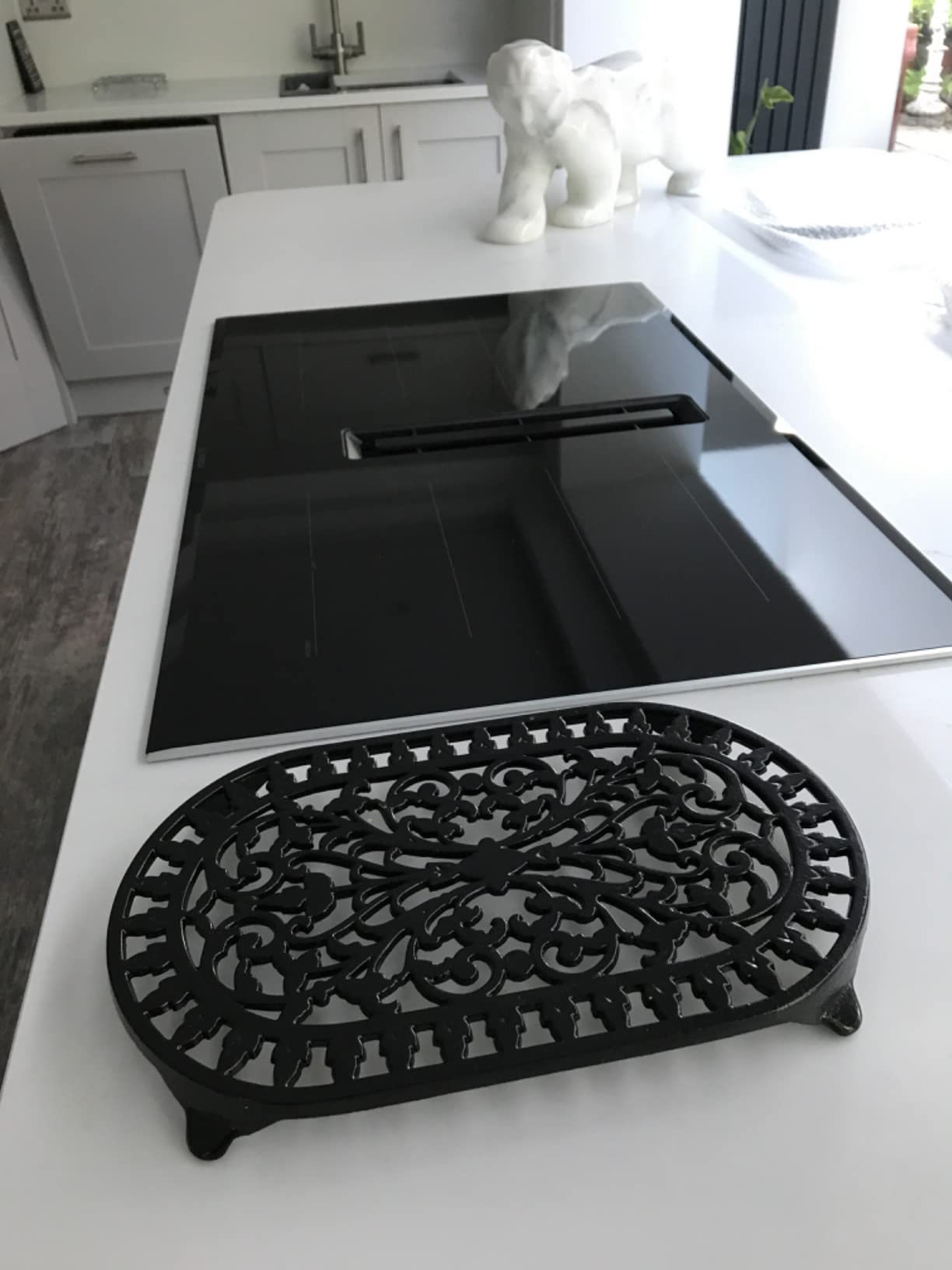 Victor Traditional Oval Trivet, Black, Cast Iron, 34.5x20.5x3 cm ...