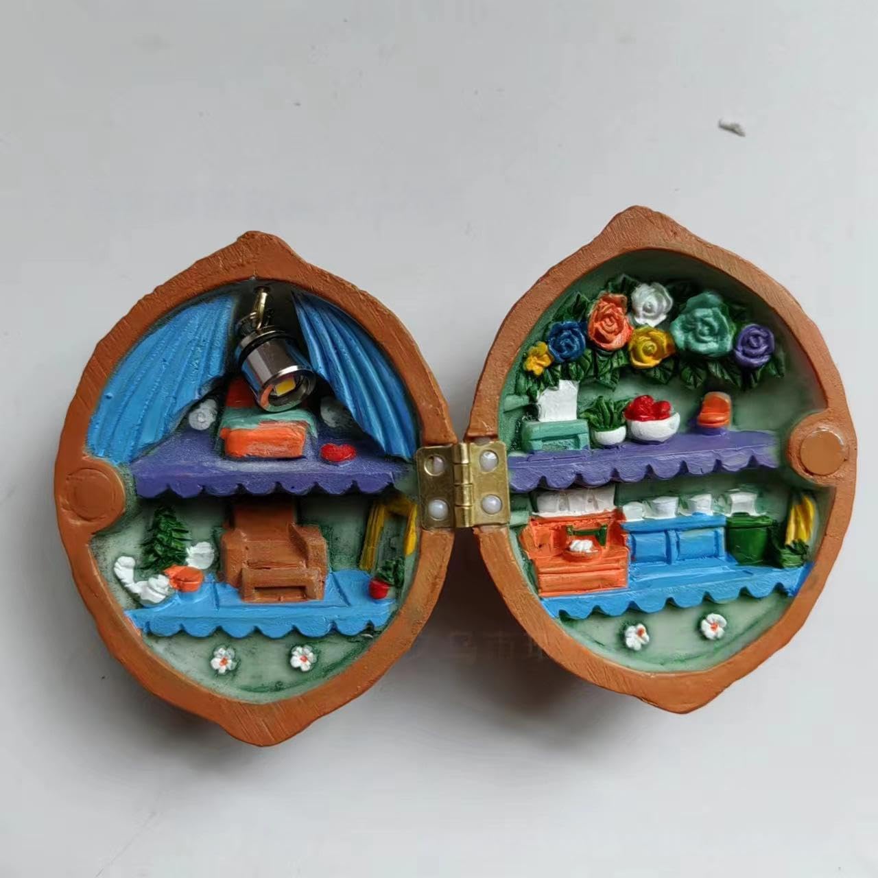 Amazon.com: Melsdan Walnut Shell Dollhouse-Tiny World Inside Walnuts ...