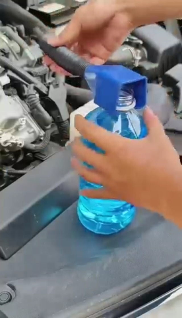 Watch Flexible Draining Tool Snap Funnel on Amazon Live