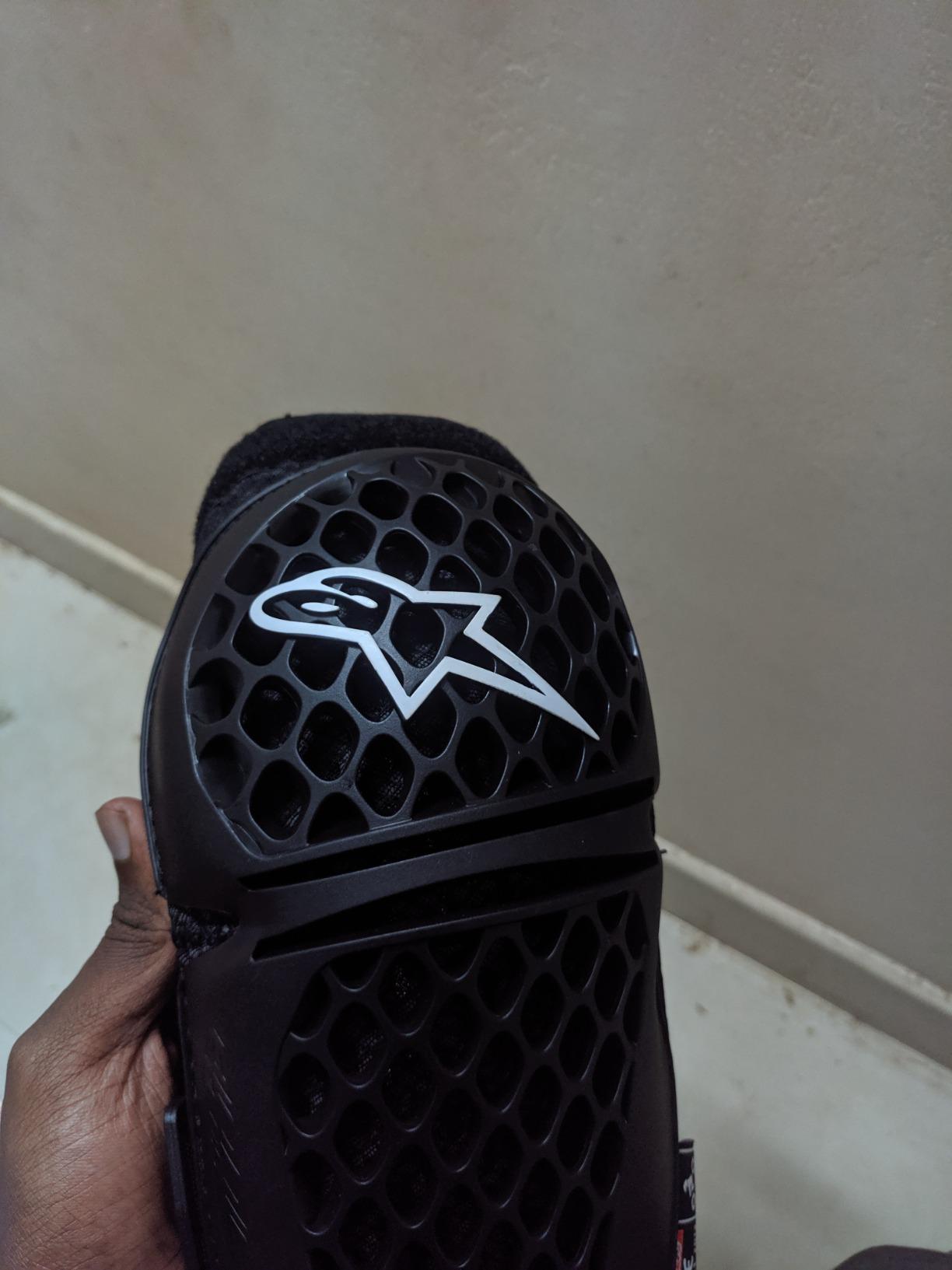 Alpinestars Bionic Plus Knee Protector: Black: S/M : Amazon.in: Car ...