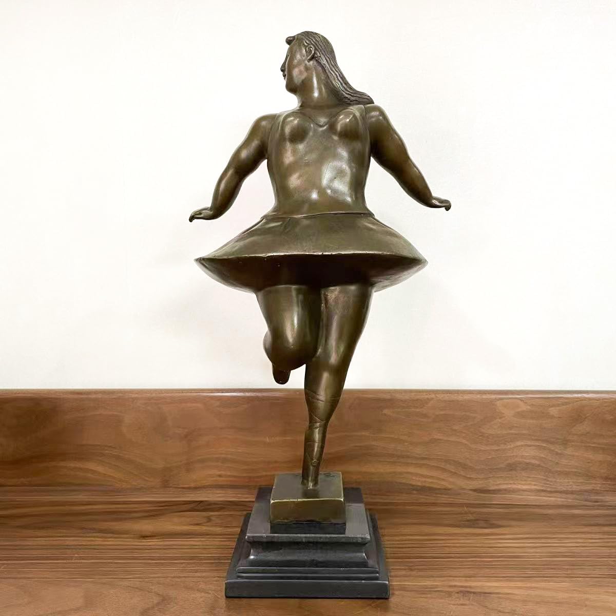 Amazon.com: NILEEBUKER Bronze Woman Dance Statue Famous Fernando Botero ...