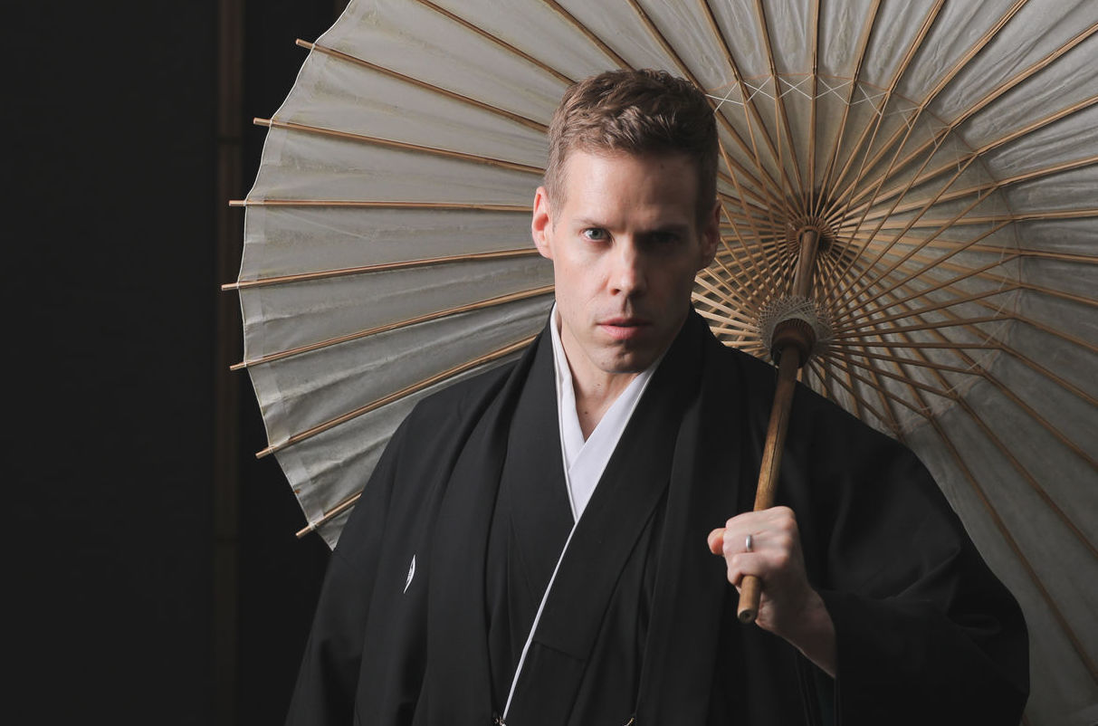 Amazon.com: Justin Leeper: books, biography, latest update