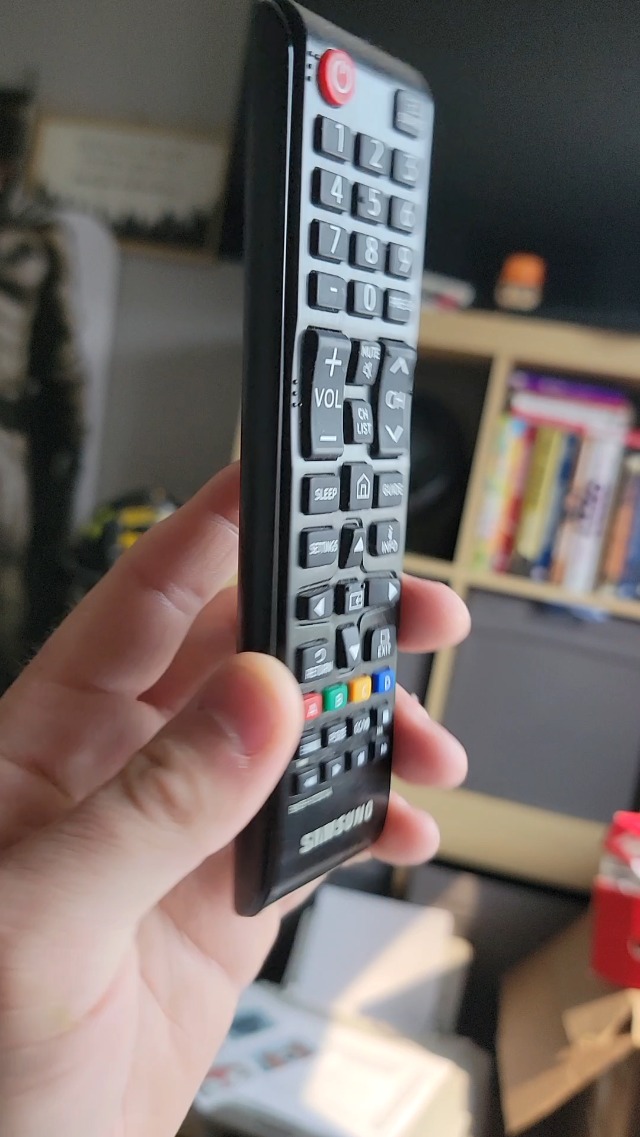 Watch Review of the universal Samsung replacement remote on Amazon Live