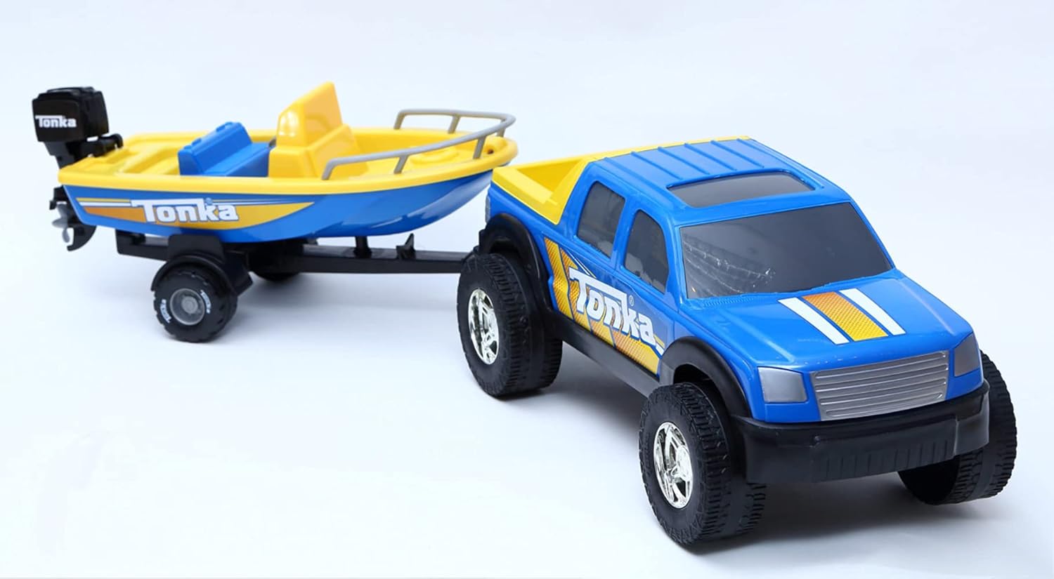 Getting Dressed Sticker and Colouring Book: Brooks, Felicity ...