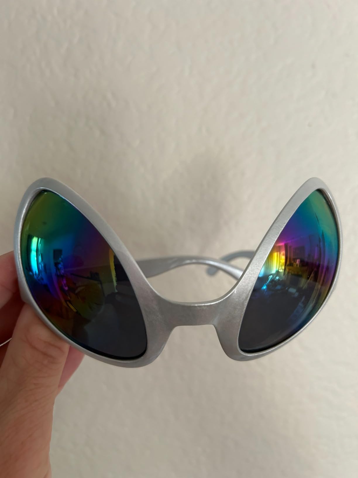 Amazon.com: NUOBESTY 2Pcs Alien Glasses Sliver Plastic Alien Sunglasses ...