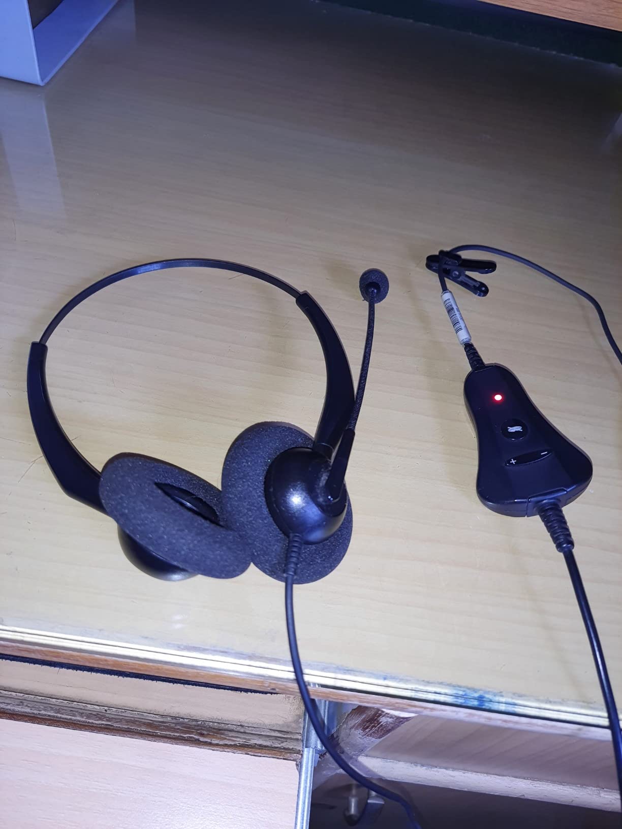 *astTECS HS100 USB Headset with Mic Wired for Call Centres and Offices ...