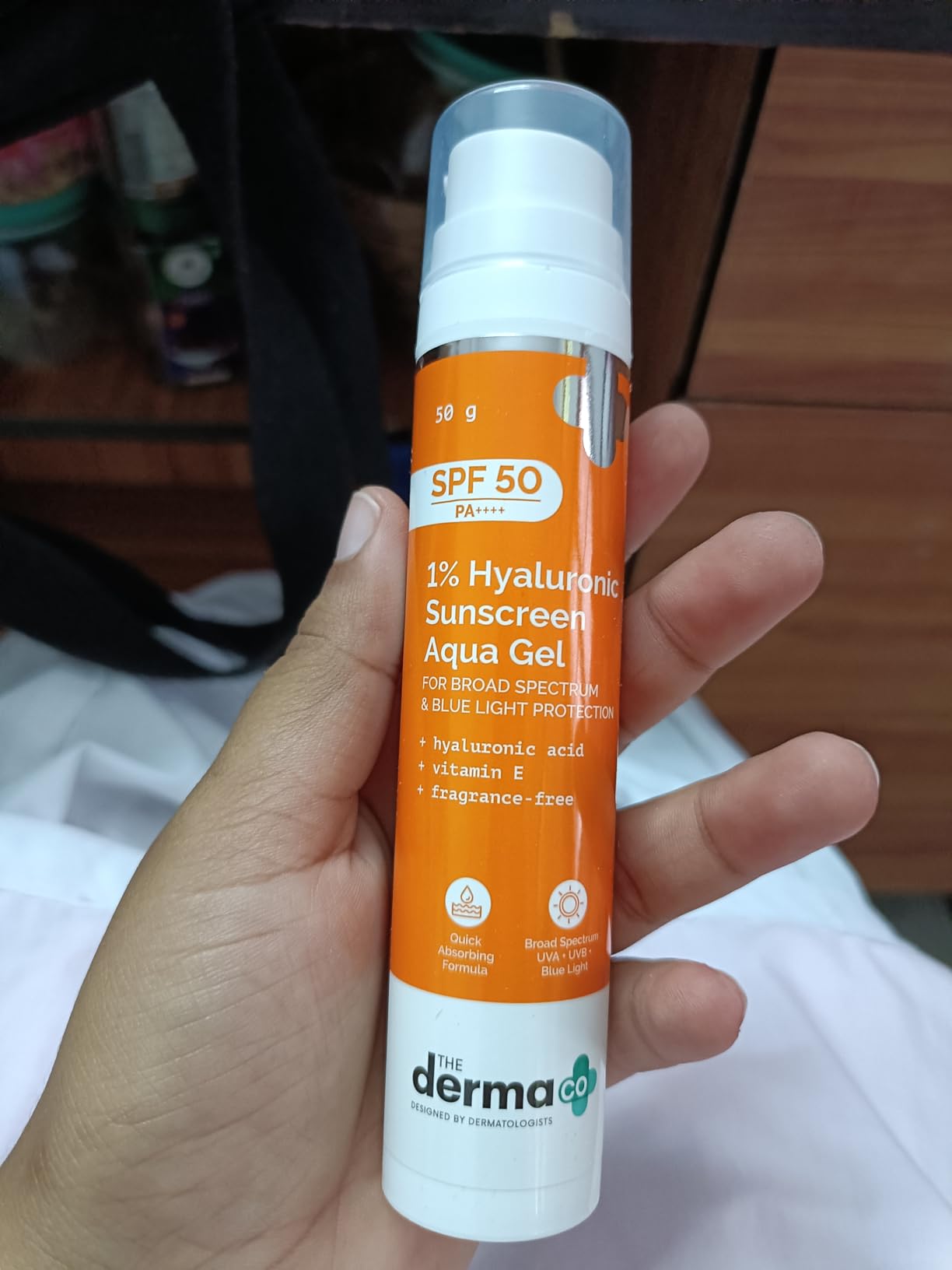 The Derma Co 1% Hyaluronic Sunscreen Aqua Ultra Light Gel with SPF 50 ...