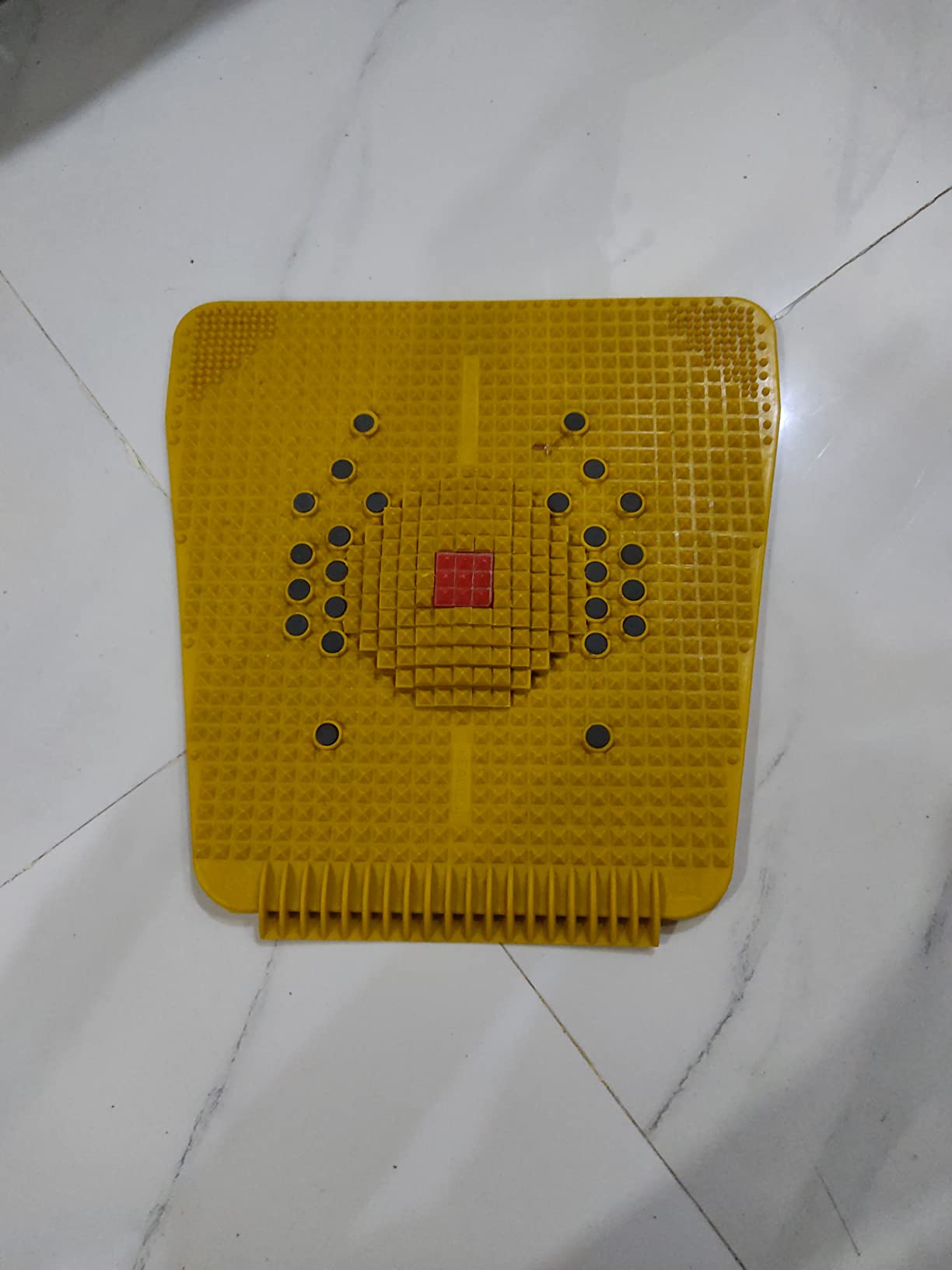 AcuRite Acupressure Power Mat with Magnets Pyramids : Amazon.in: Health ...