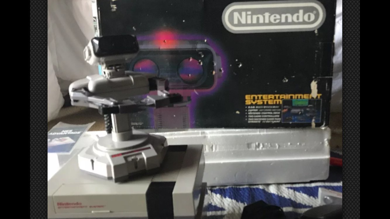 Amazon.com: Nintendo Delux Set w/ ROB the Robot : Video Games