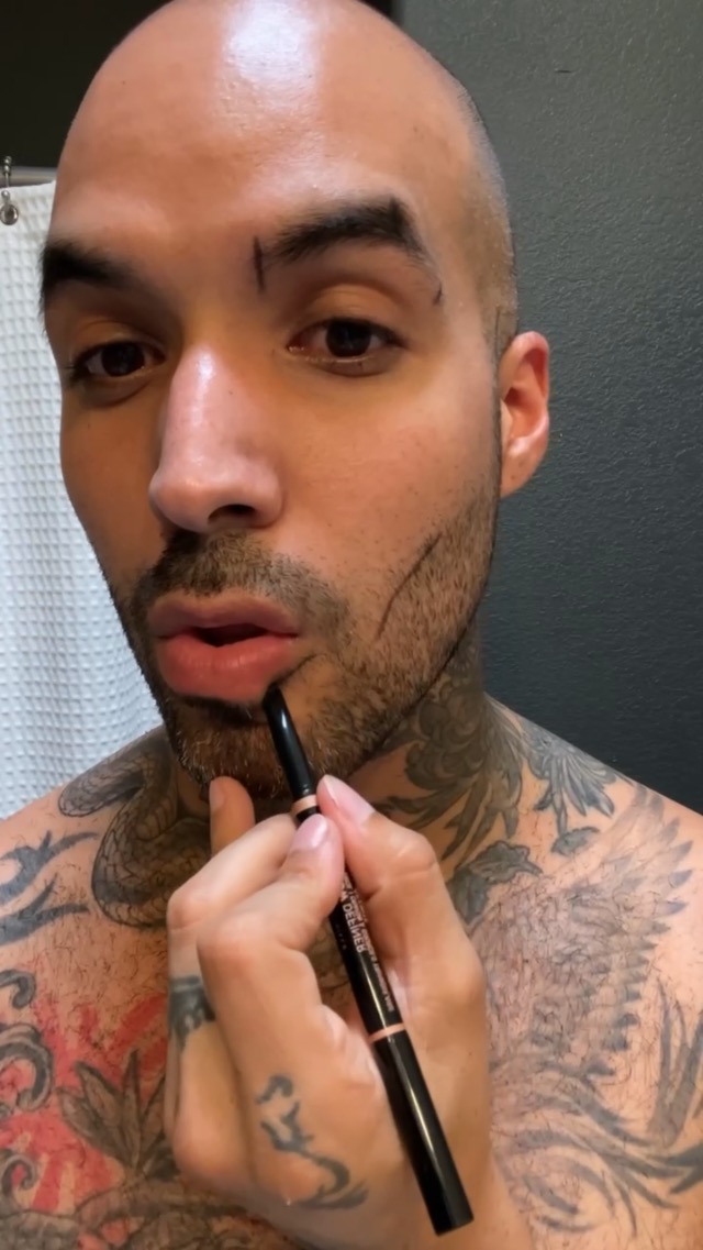 Makeup And Artistrys Amazon Page