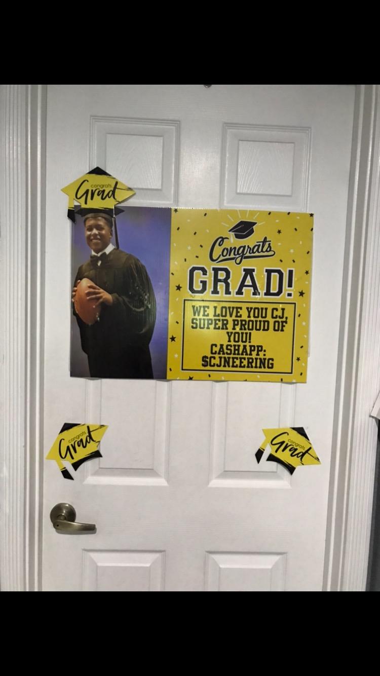 Amazon.com: Big Dot of Happiness Yellow Graduation - Grad Cap ...