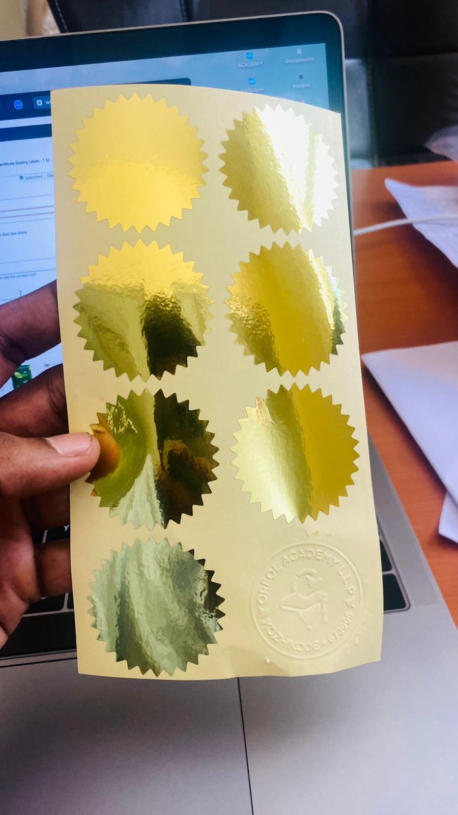 200pcs Gold Embossed Stickers Foil Blank Certificate Sealing Labels - 1 ...