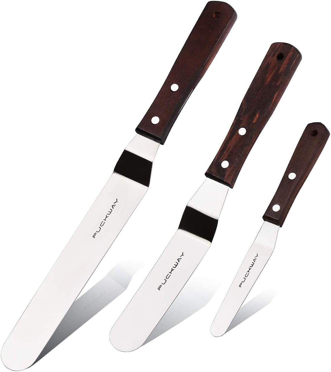 Amazon.com: Wilton, 9 inch, Black 409-7712 Angled Spatula, 9": Home ...