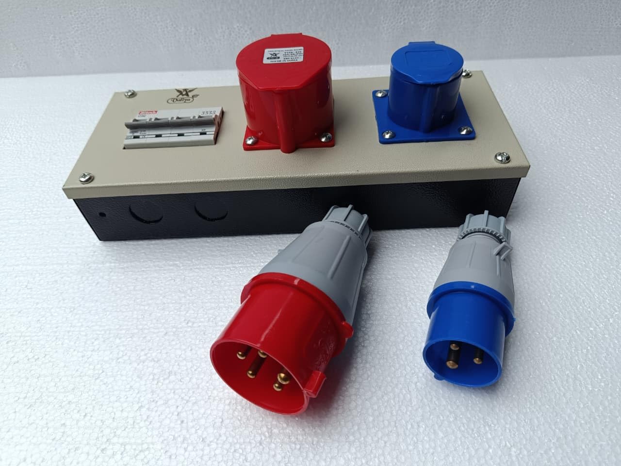 Industrial Plug & Socket Panel 32 A Three Phase - 1 Nos 16 A Single ...