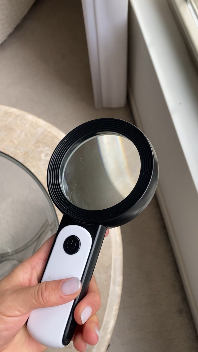 Watch Magnifying glass with lights- see in use on Amazon Live