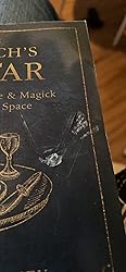The Witch's Altar: The Craft, Lore & Magick of Sacred Space (The Witch ...