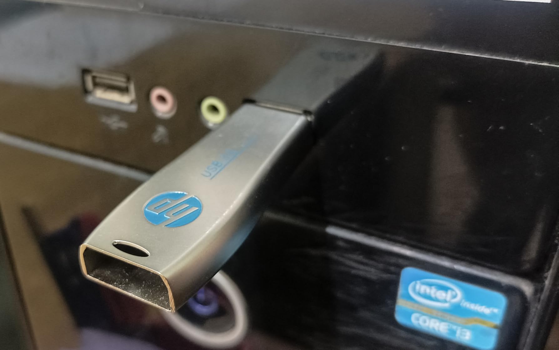 HP USB 3.2 Light Golden Flash Drive 64GB X779w, Metal Silver : Amazon ...