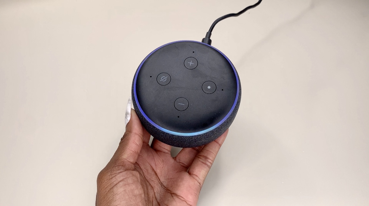 Watch FULL DEMO of the Echo Dot IN USE! Watch what it can do! on Amazon ...