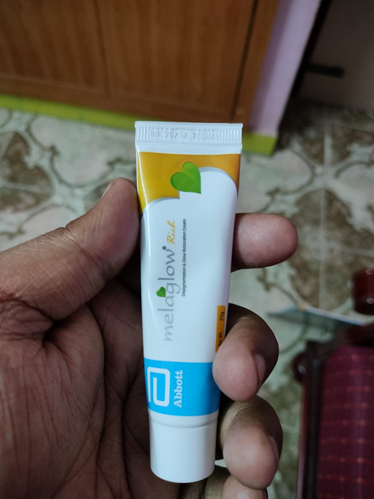 MELAGLOW Rich Depigmentation And Glow Restoration 20Gm, Cream (Pack of ...