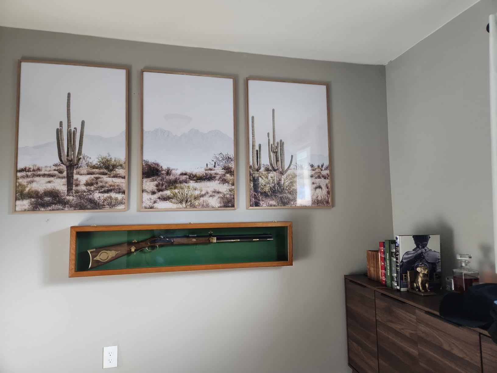 Amazon.com: CASTLECREEK Gun Display Case with Lock, Wood Glass Top ...