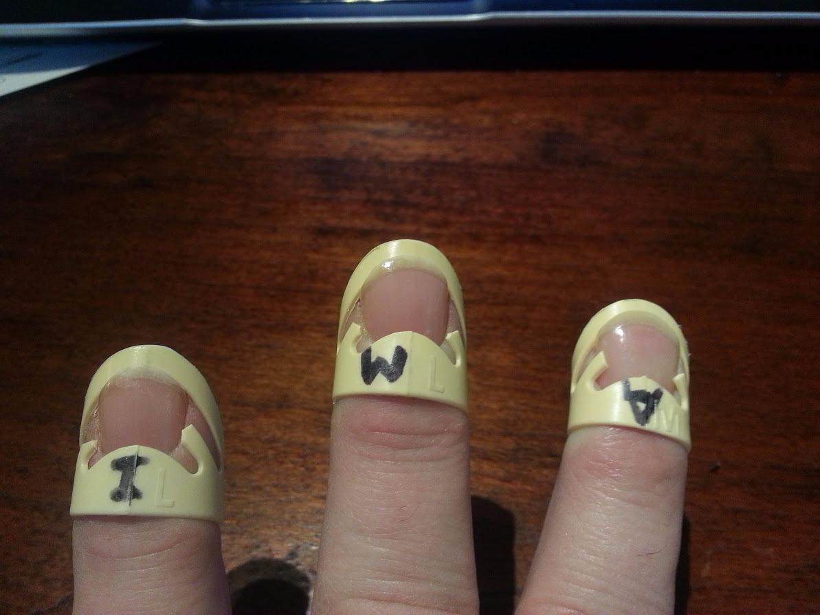 Amazon.com: Alaska Pik Finger Guitar Pick Medium : Musical Instruments