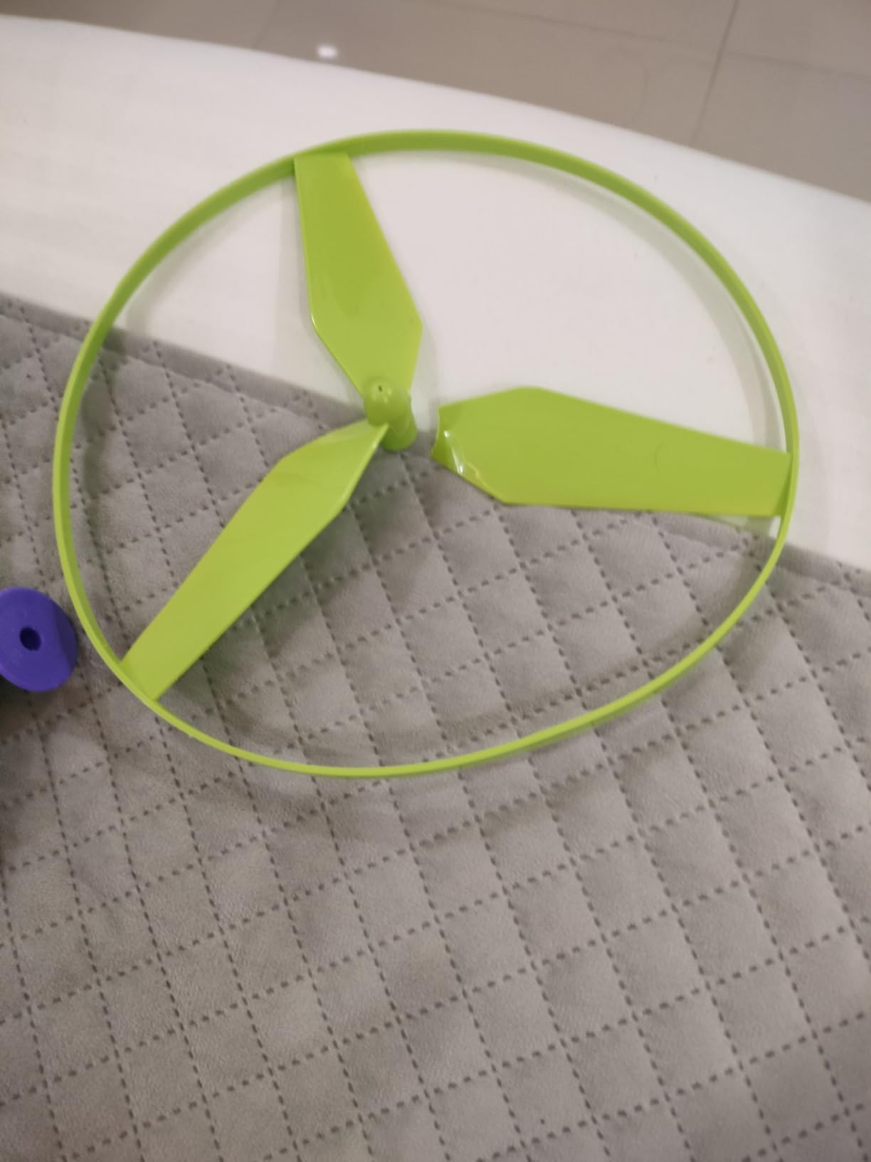 Ratna's Air Spinner Flies Upto 40 Feet High Spinnig Flying Toy for ...