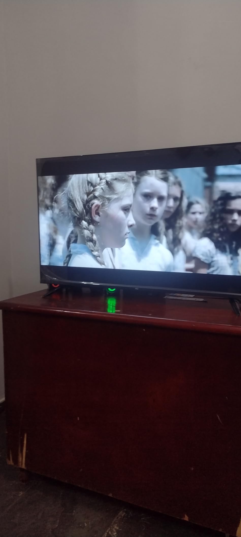 HQ Smart Tv 43" Full HD tela sem bordas Android 11 design Slim ...