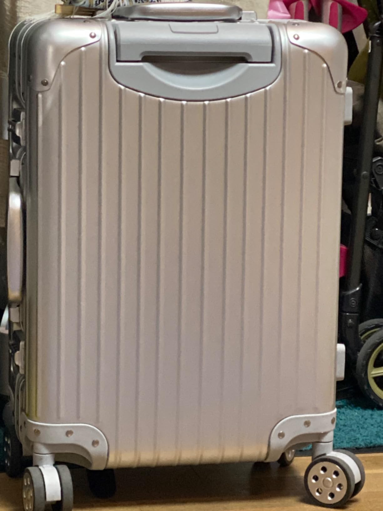 Amazon | [Airmood] スーツケース オールアルミ合金 キャリーケース 銀 機内持ち込み キャリーバッグ 小型 軽量 耐衝撃 ...