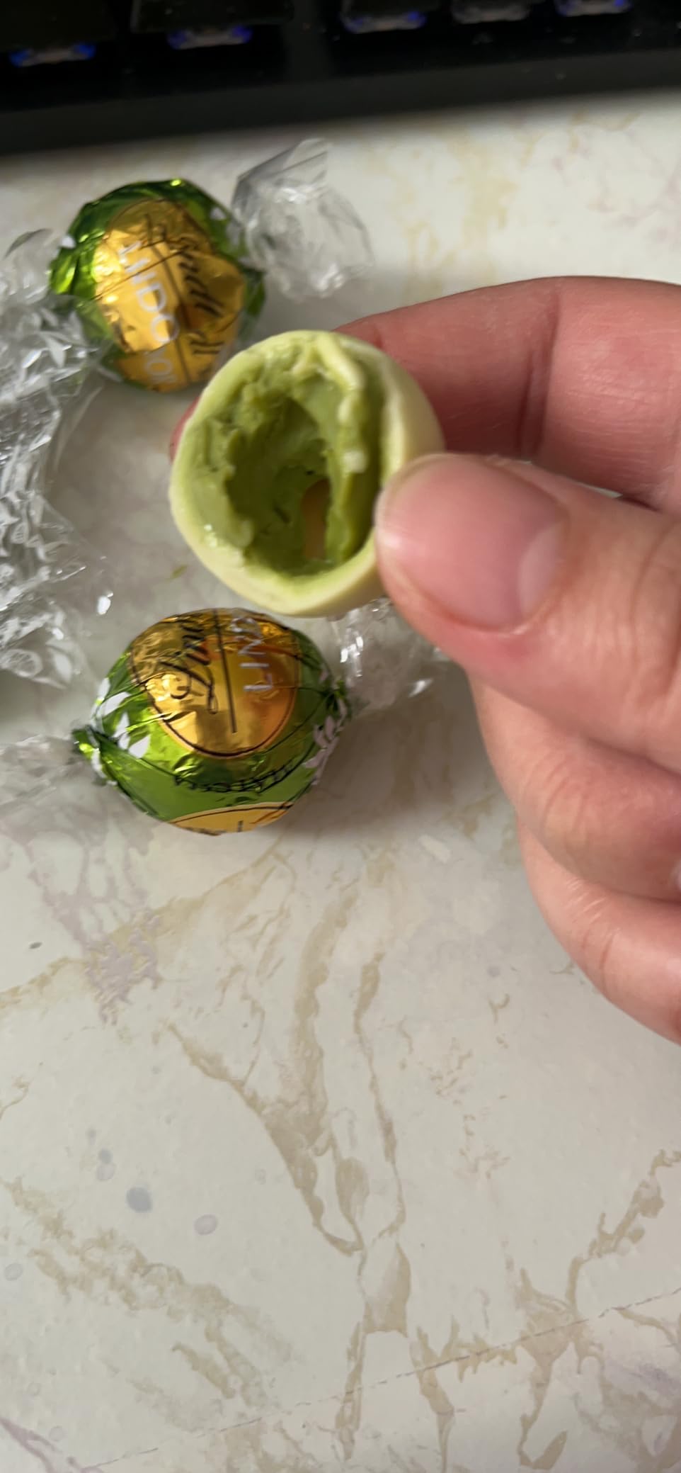 Amazon.com : Lindt Lindor Milk White Chocolate Truffles Matcha Limited ...