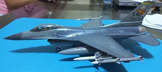 Amazon.com: Tamiya 61098 1/48 Lockheed Martin F-16CJ Plastic Model ...