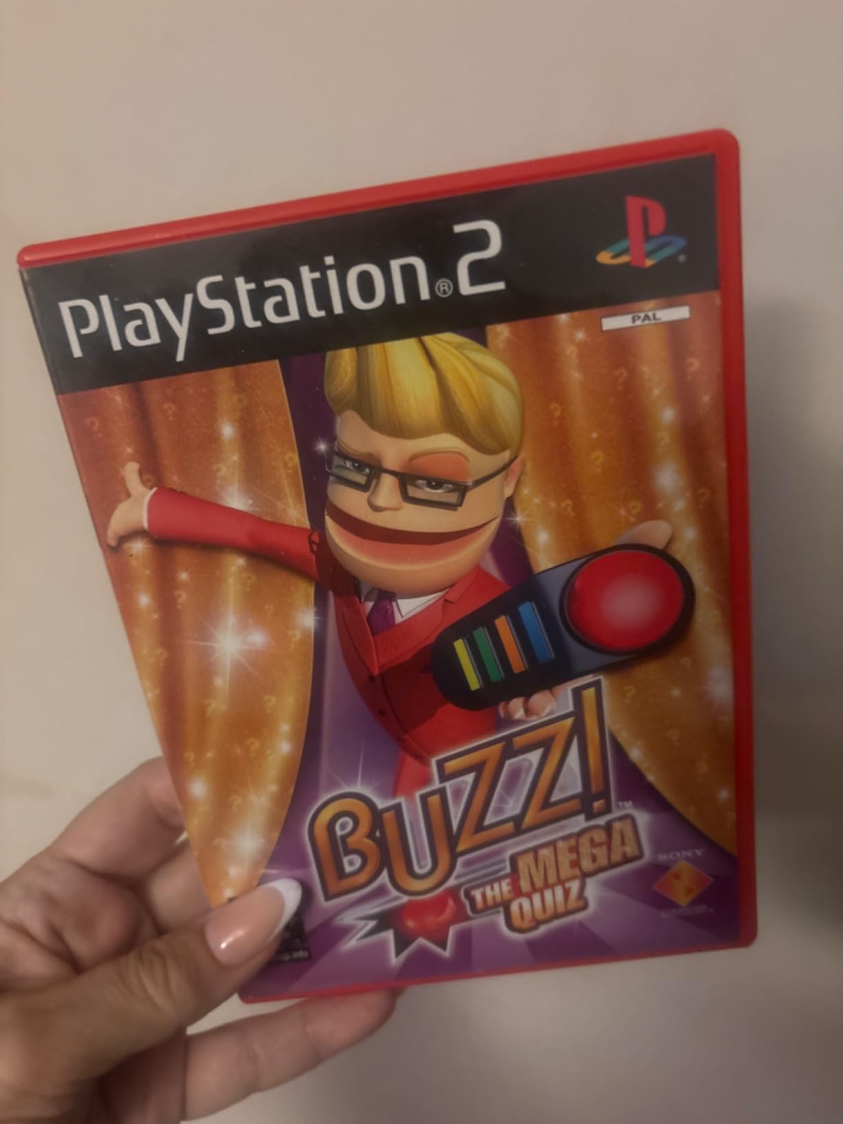 Buzz! The Mega Quiz Bundle with 4 Controllers (PS2) : Amazon.co.uk: PC ...