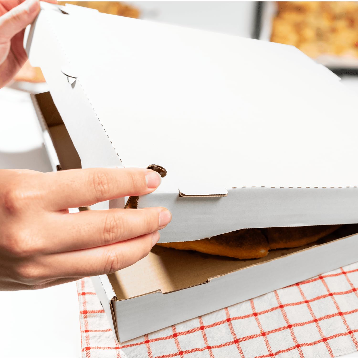 Snapklik.com : Karat Corrugated Pizza Boxes 14" X 14" 50 Pack Ventilated